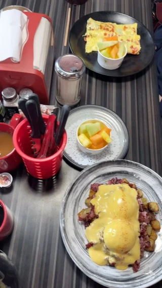 Benny's Breakfast Bar